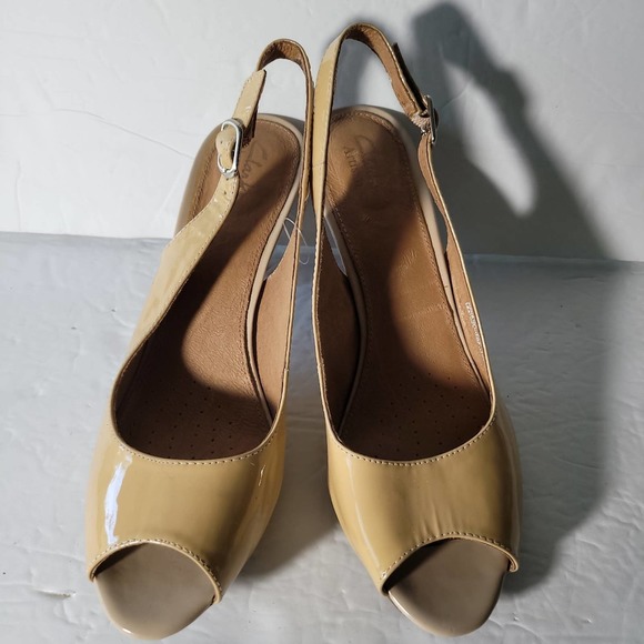 Clarks | Shoes | Clarks Womens Slingback Cream Heels Size 85m | Poshmark